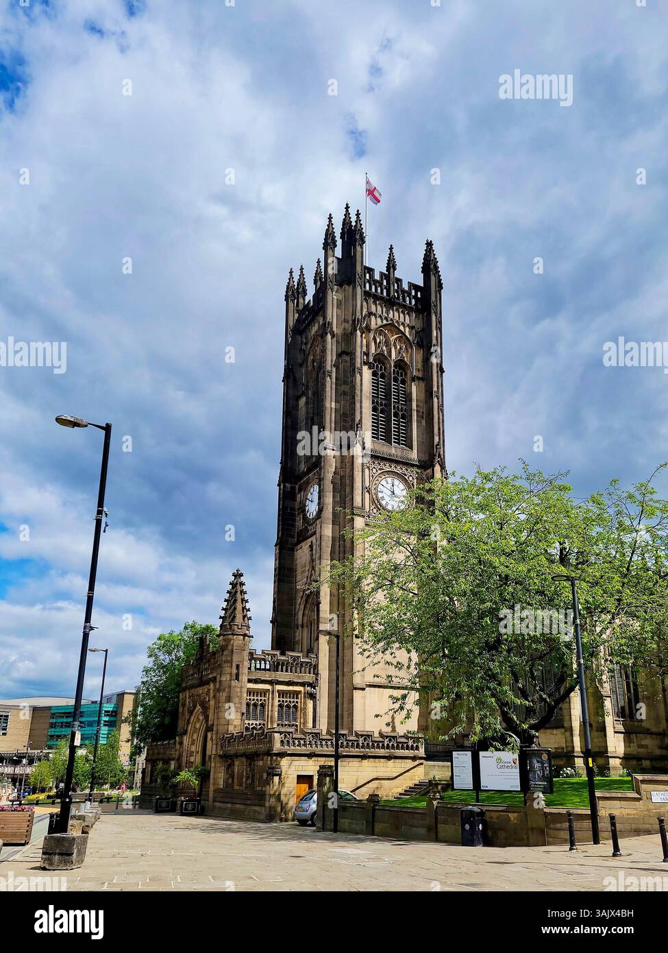 Manchester Cathedral shot in daylight Stock Photo - Alamy