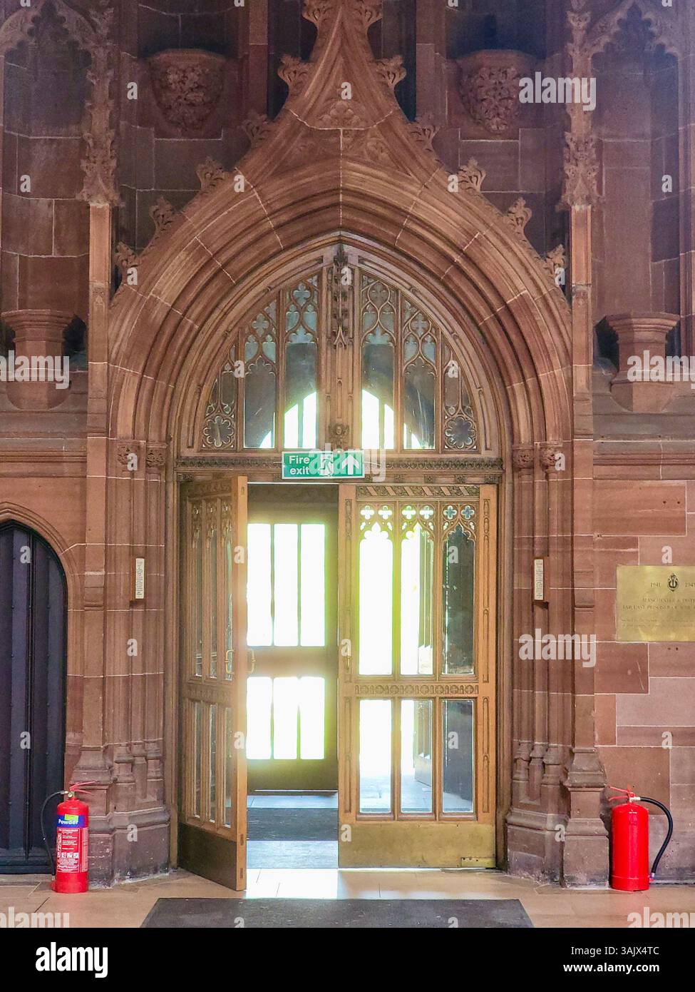 Manchester Cathedral shot in daylight Stock Photo - Alamy