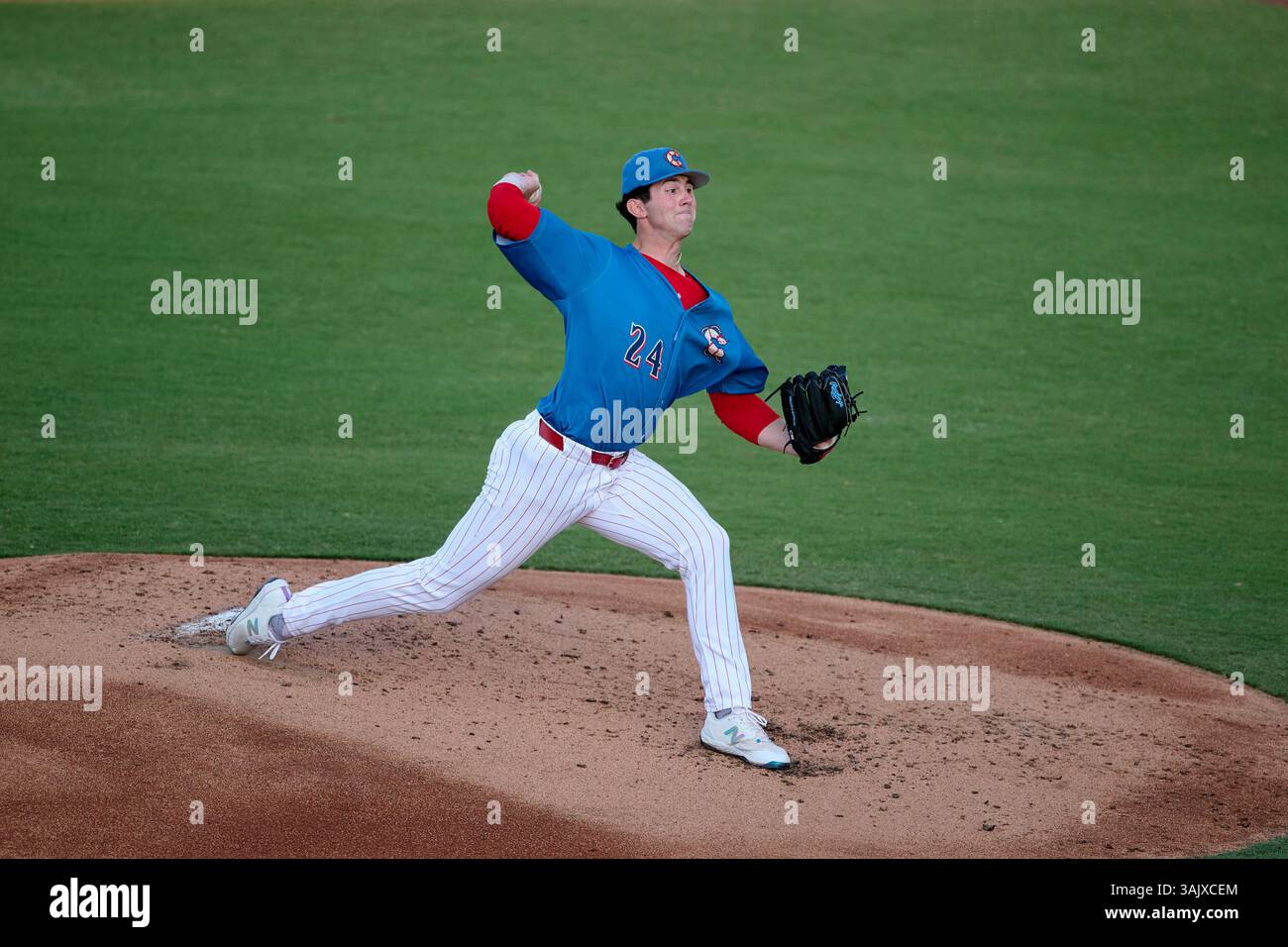 Clearwater Threshers pitcher Andrew Painter (24) delivers a pitch ...