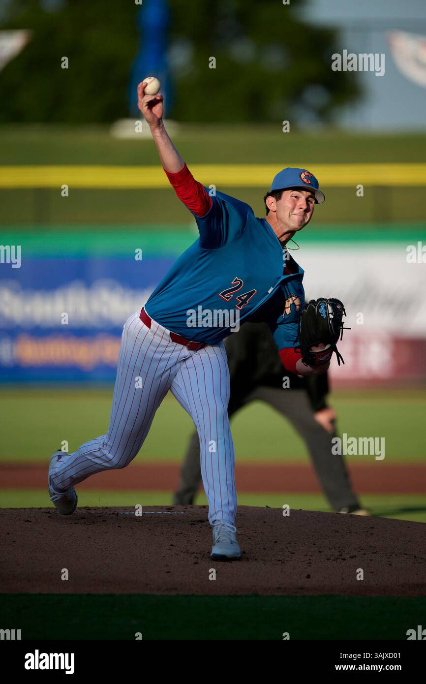 Clearwater Threshers pitcher Andrew Painter (24) delivers a pitch ...
