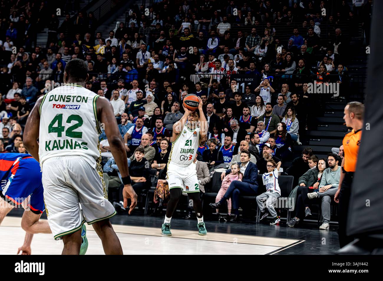 ISTANBUL, TURKEY - April 4, 2025: MATTHEW MITCHELL #21 of Zalgiris ...