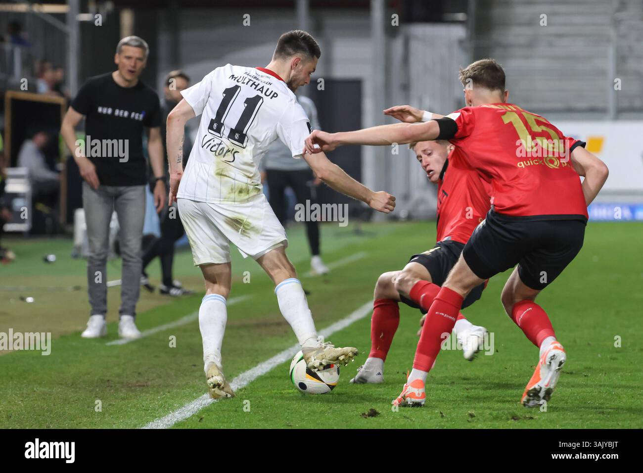 Wiesbaden, Deutschland 11. April 2025: 3. Liga - 2024/2025 - SV Wehen ...