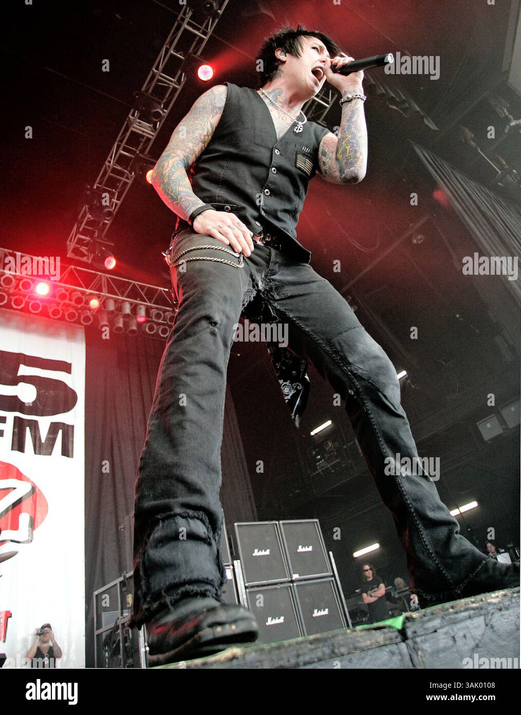 May 10, 2009 - The Woodlands, Texas, USA - 'Papa Roach' lead singer ...