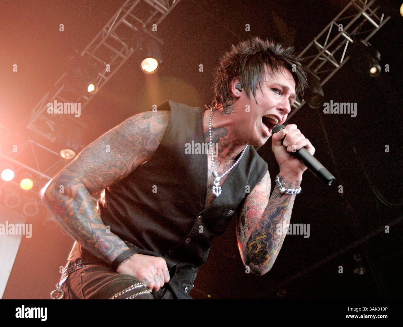 May 10, 2009 - The Woodlands, Texas, USA - 'Papa Roach' lead singer ...
