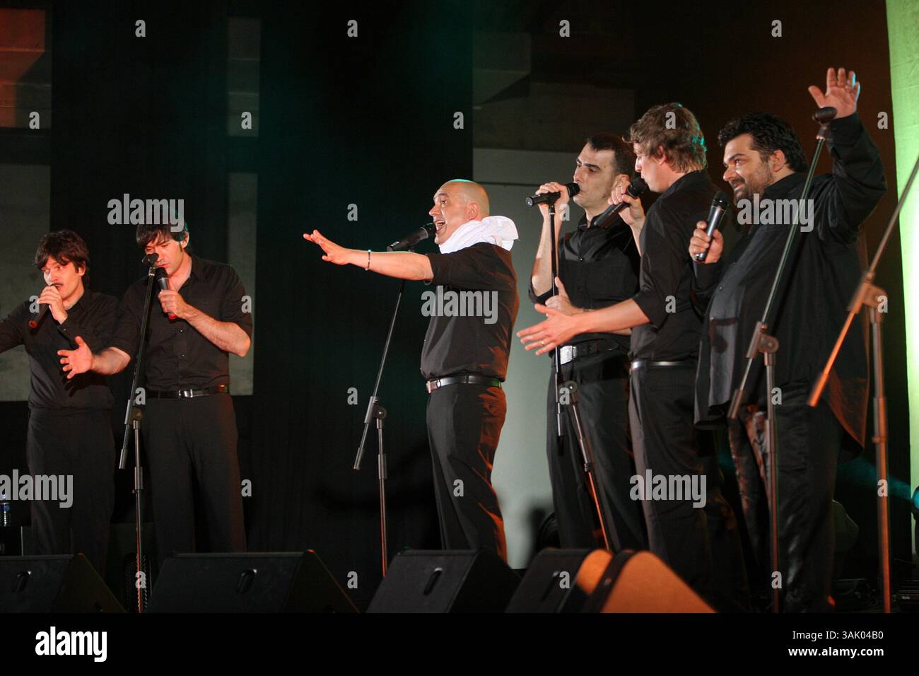 28/05/2009) Concierto del sexteto italiano Neri Per Caso en el teatro ...