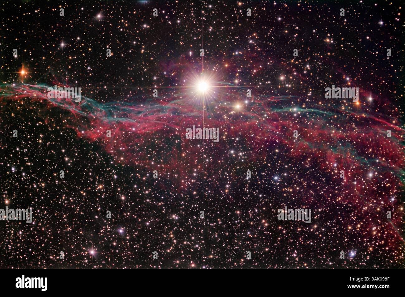 Veil nebula supernova remnant Stock Photo - Alamy