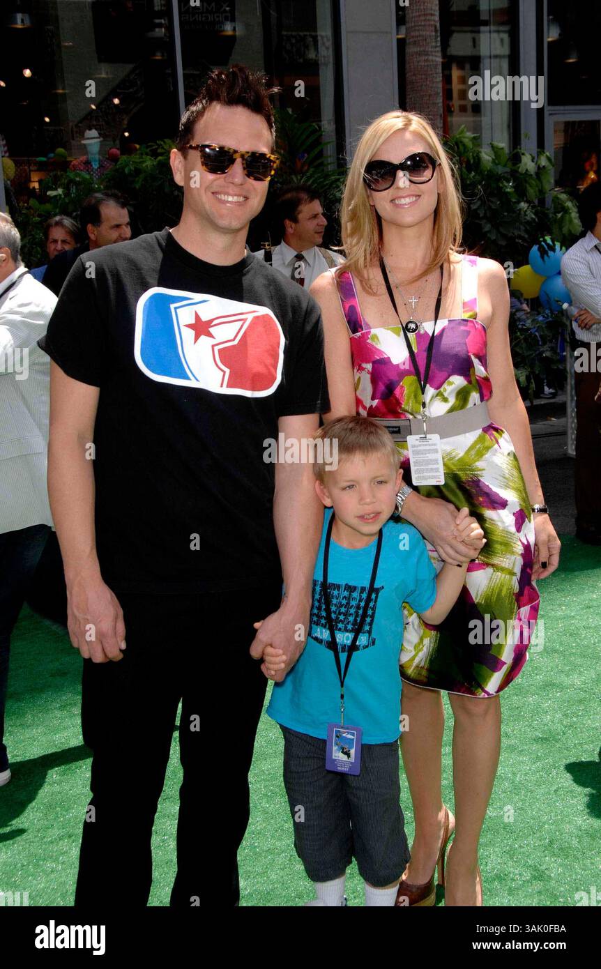 Mark Hoppus, Jack Hoppus and Skye Hoppus during the premiere of the ...