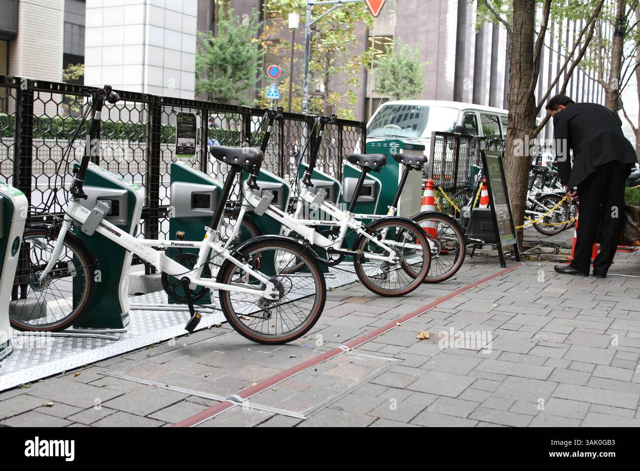 Oct 14, 2009 - Tokyo, Japan - Community bicycles intended for short ...