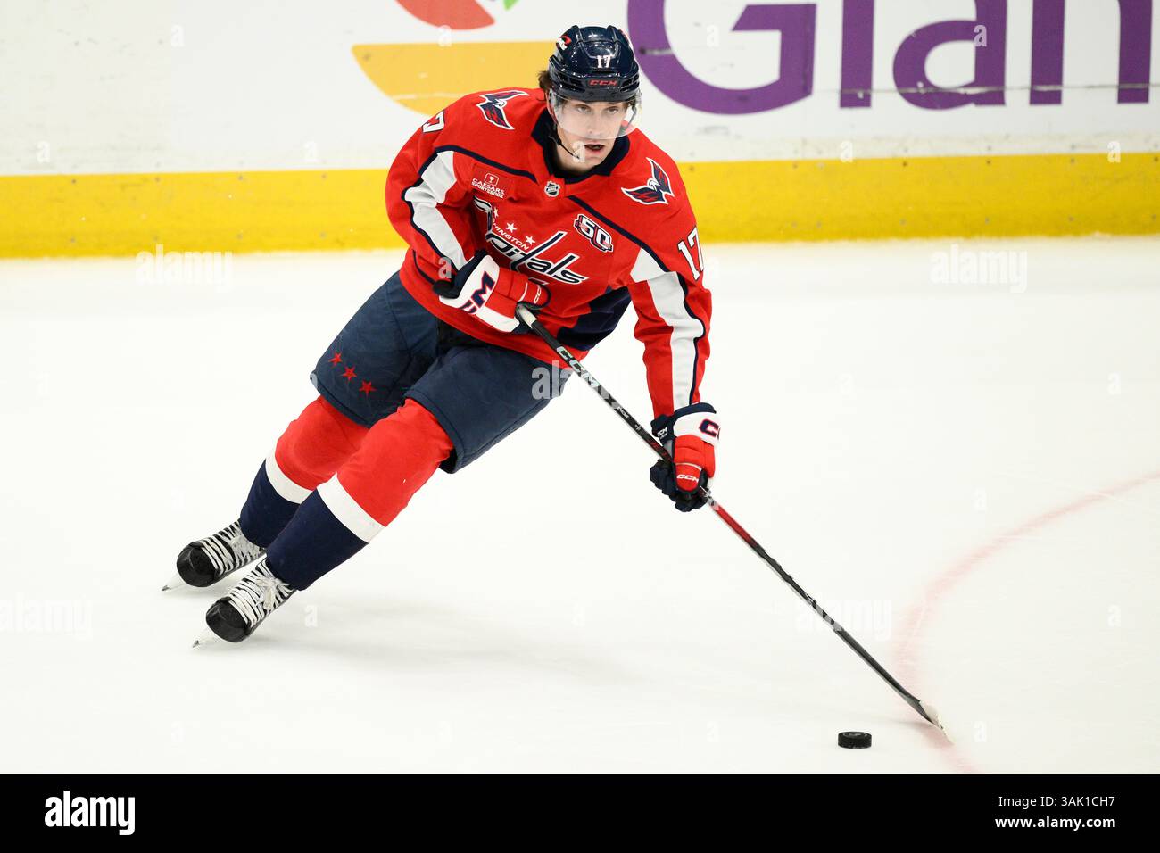 Washington Capitals center Dylan Strome (17) in action during overtime ...