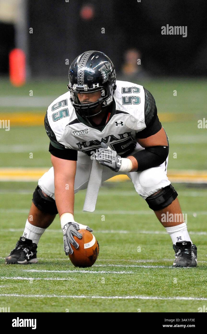 Hawaii offensive lineman John Estes (55) during the Hawaii vs. Idaho ...