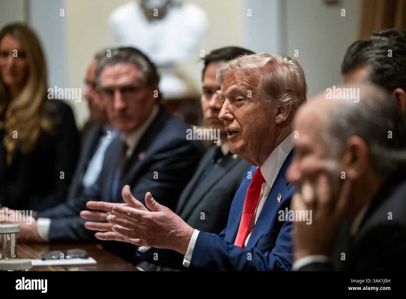 Trump cabinet meeting 2025 hi-res stock photography and images - Alamy
