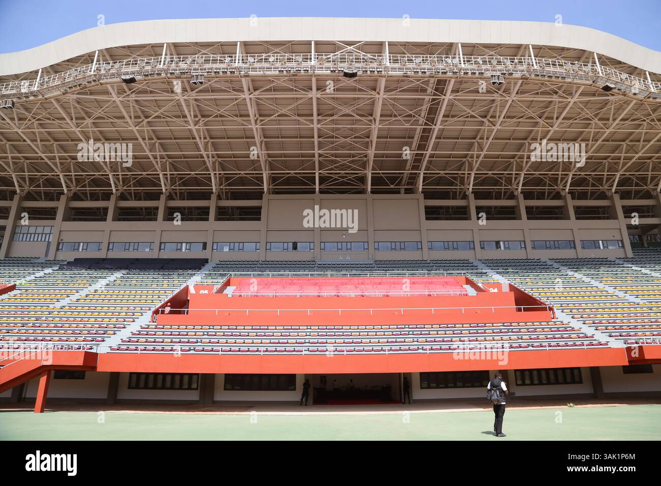 (250412) -- DAKAR, April 12, 2025 (Xinhua) -- This photo taken on April ...