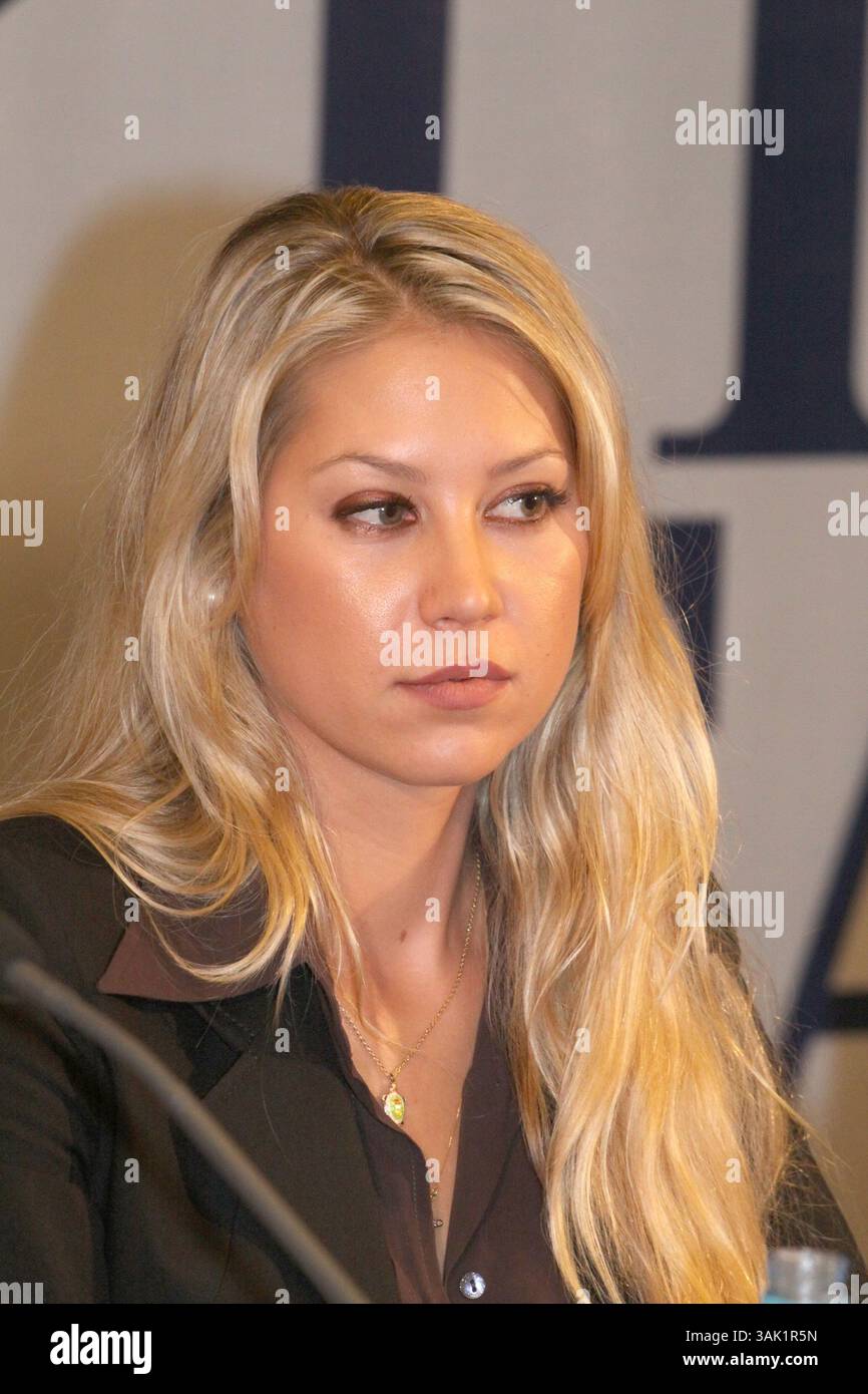 Anna kournikova kurnikova kurnikova0910 hi-res stock photography and ...