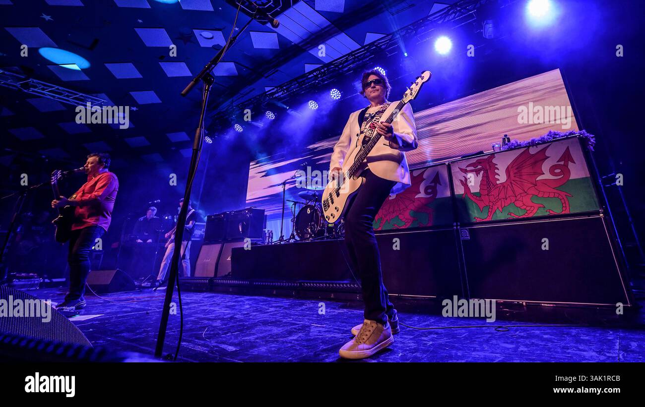 Glasgow, UK. 11th Apr, 2025. L-R James Dean Bradfield and Nicky Wire ...