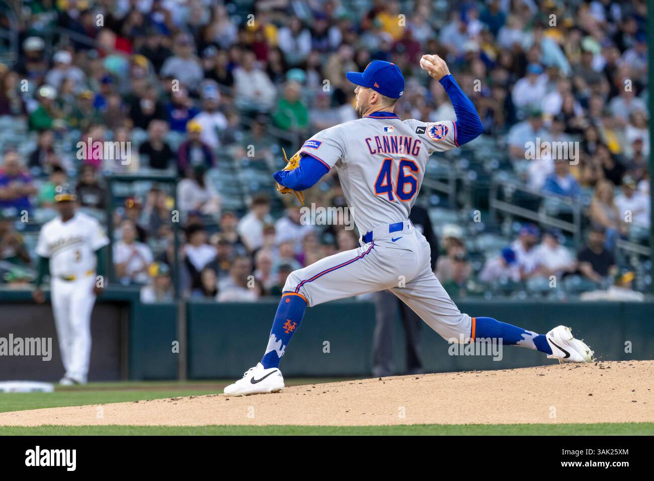 New York Mets starting pitcher Griffin Canning throws against the ...
