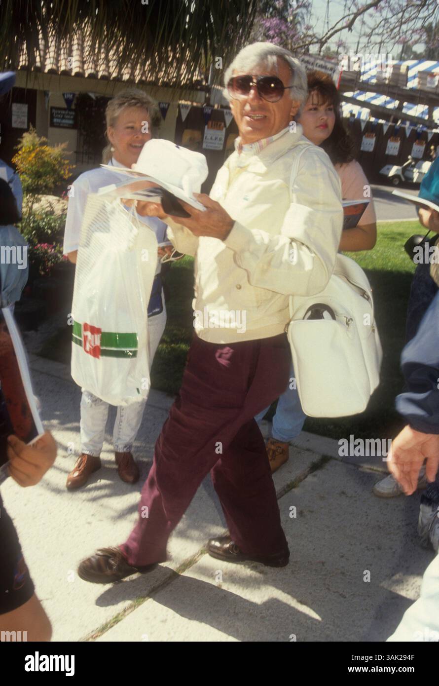 Sep 09, 1998 - Los Angeles, CA, USA - JAMIE FARR (born July 1, 1934 ...