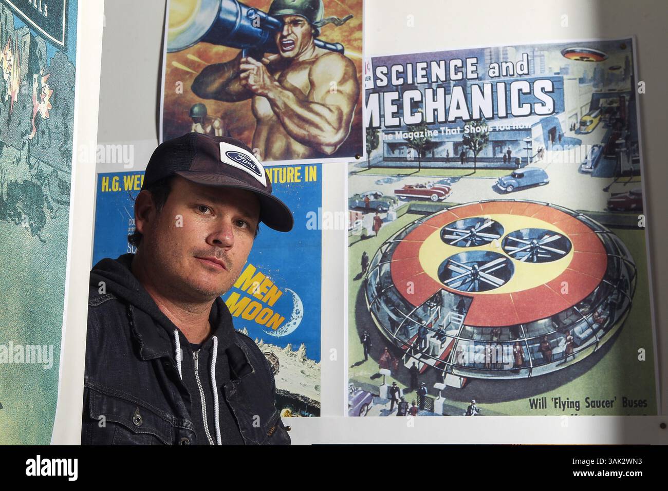 Tom delonge band hi-res stock photography and images - Alamy