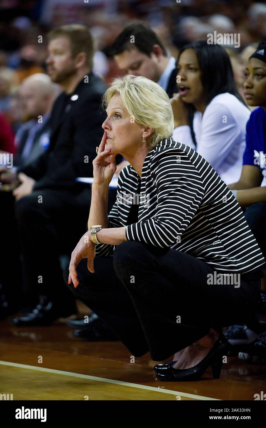 Womens division i basketball hi-res stock photography and images - Alamy