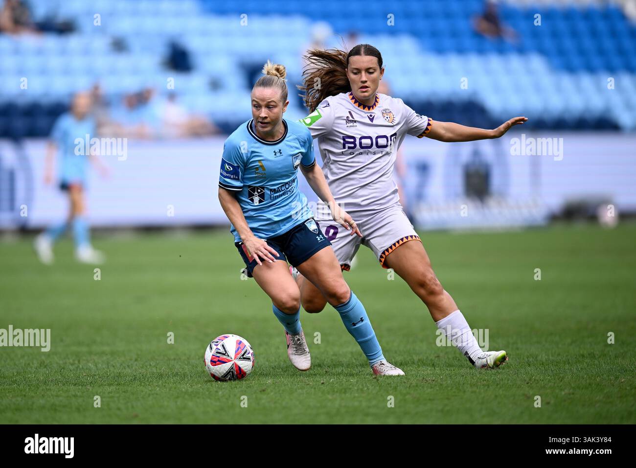 Jordan Thompson of Sydney controls the ball during the A-League Women ...