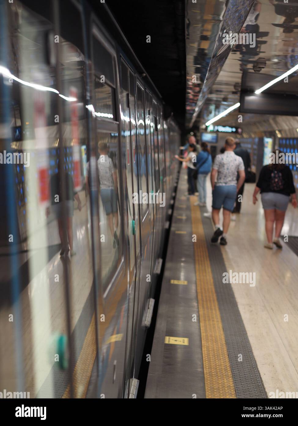 Naples metro underground station hi-res stock photography and images ...