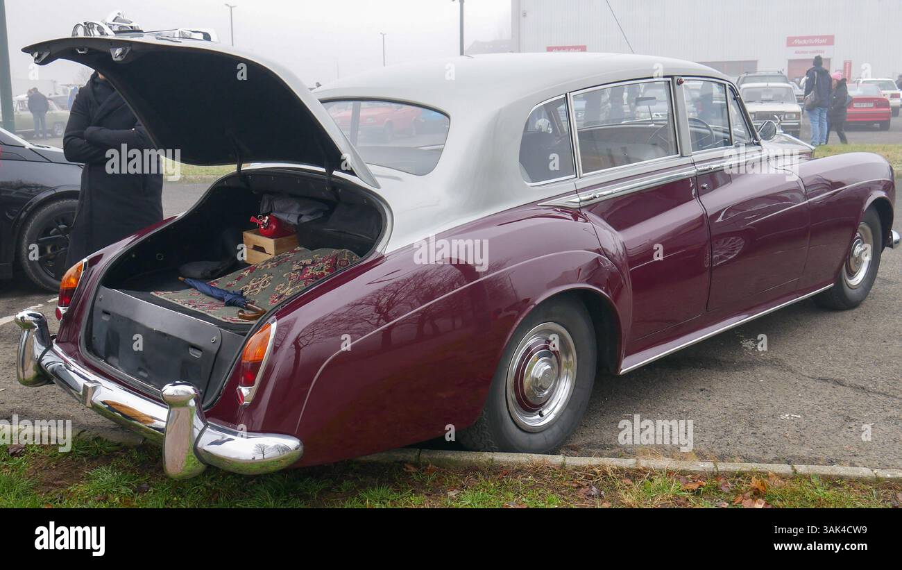Rolls-Royce Silver Cloud Stock Photo - Alamy