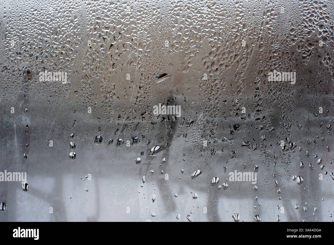Small flow rain drops drain hi-res stock photography and images - Alamy