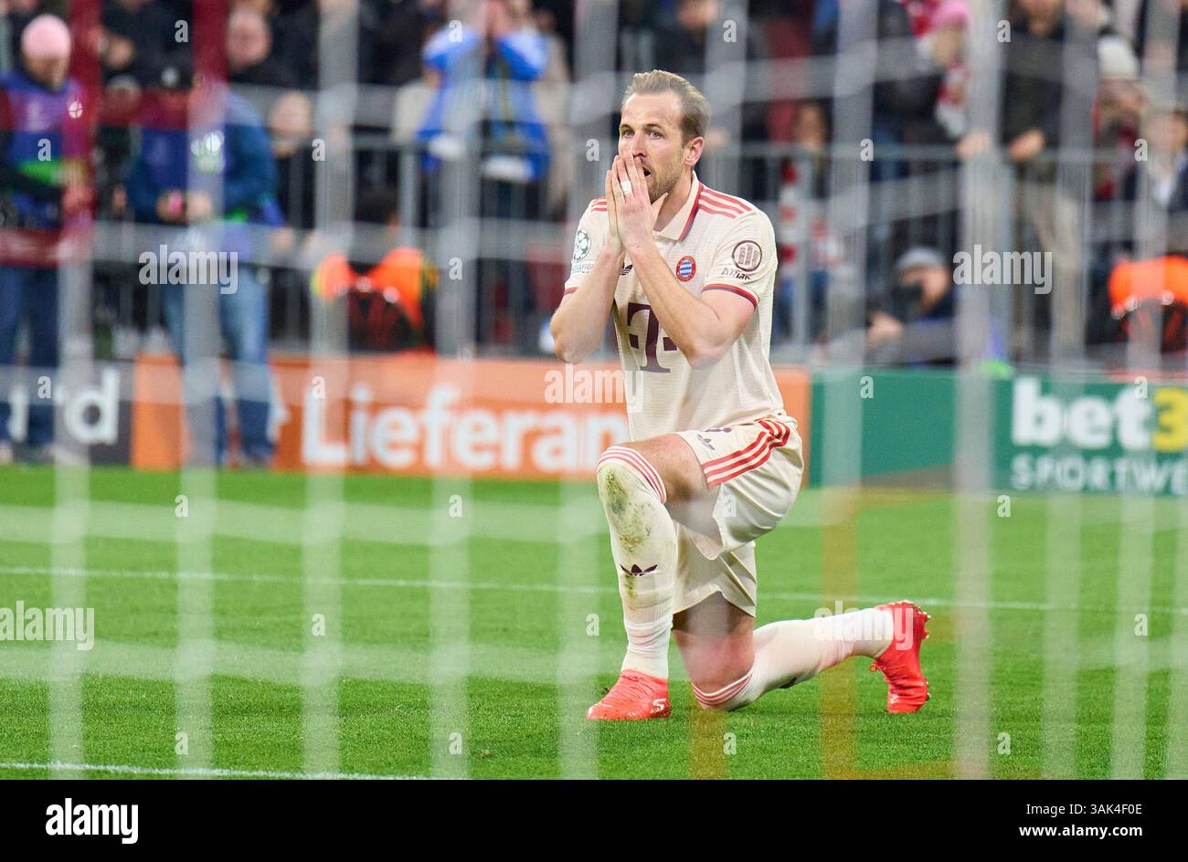 Harry Kane, FCB 9 sad in the quarterfinal match FC BAYERN MUENCHEN ...