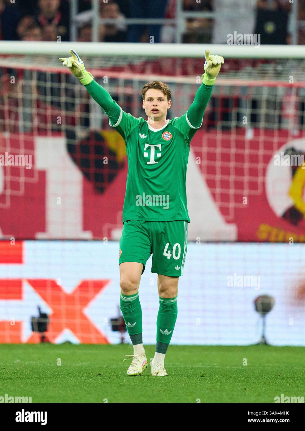 Jonas Urbig, goalkeeper FCB 40 in the quarterfinal match FC BAYERN ...