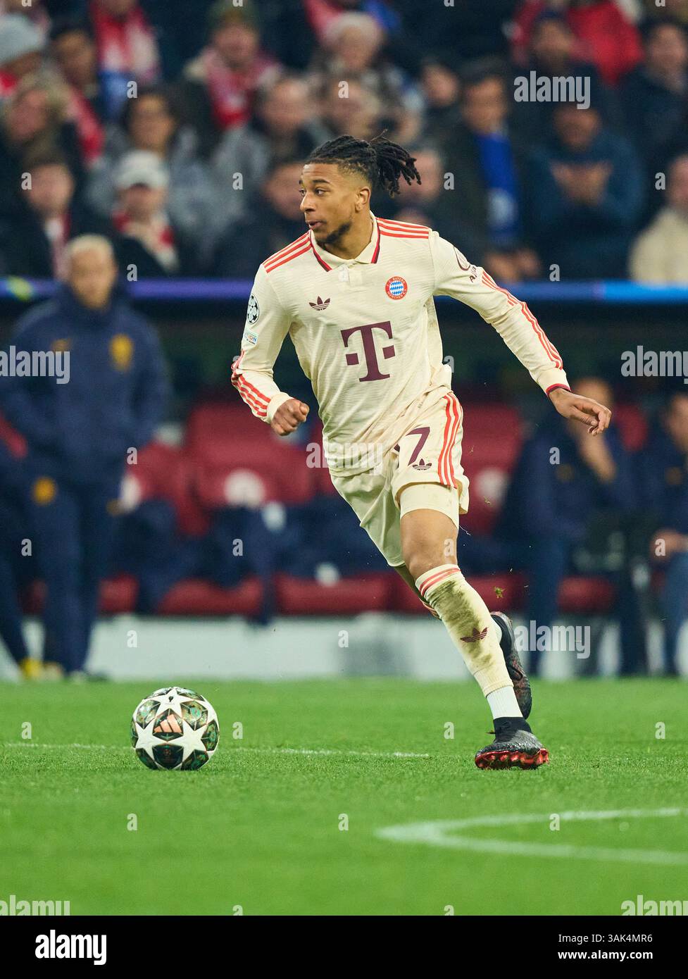 Michael Olise (FCB 17) in the quarterfinal match FC BAYERN MUENCHEN ...