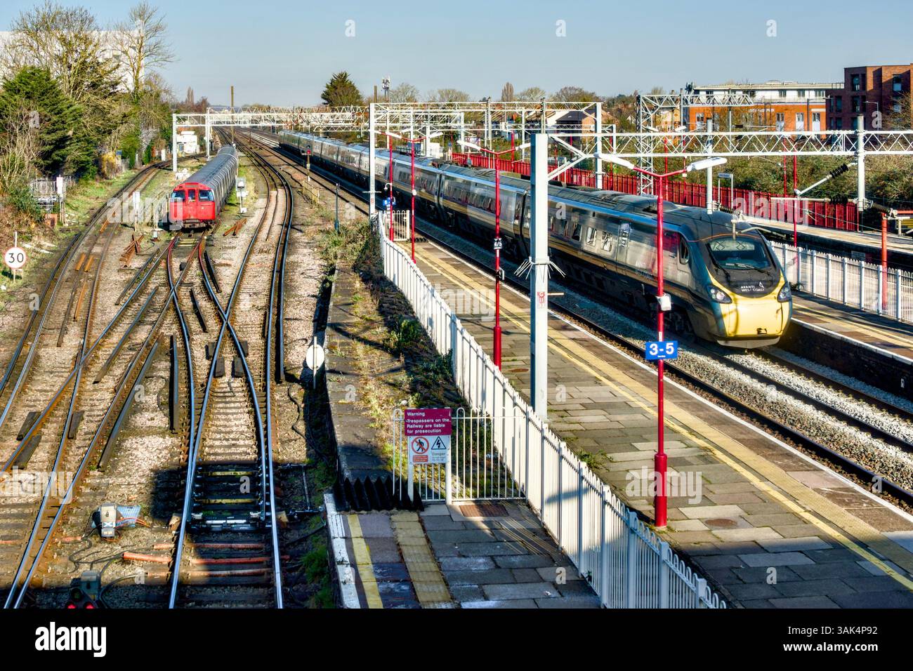 Avanti West Coast Train Passing Through Harrow & Wealdstone Station ...