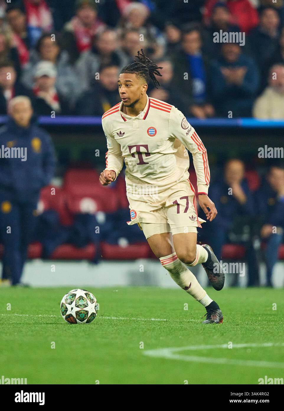 Michael Olise (FCB 17) in the quarterfinal match FC BAYERN MUENCHEN ...