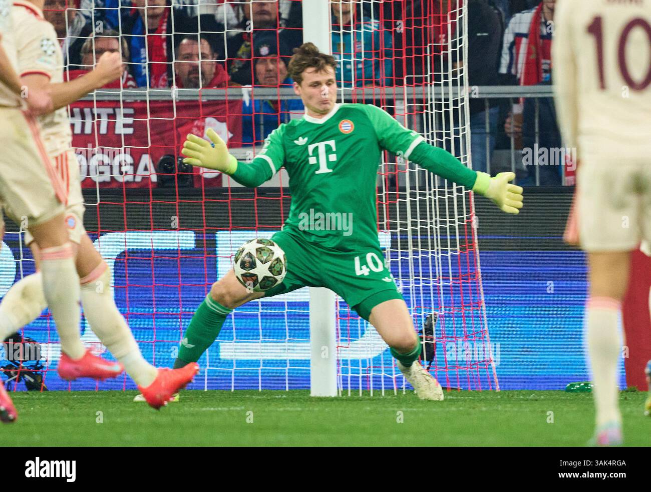 Jonas Urbig, goalkeeper FCB 40 defend in the quarterfinal match FC ...