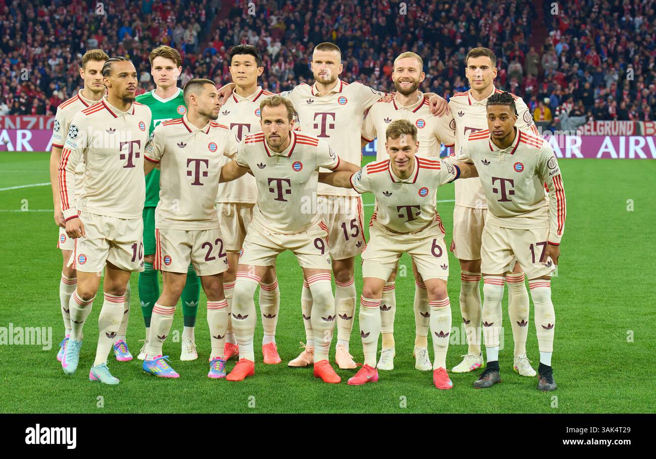 FCB teamphoto Josip Stanisic, FCB 44 Jonas Urbig, goalkeeper FCB 40 ...
