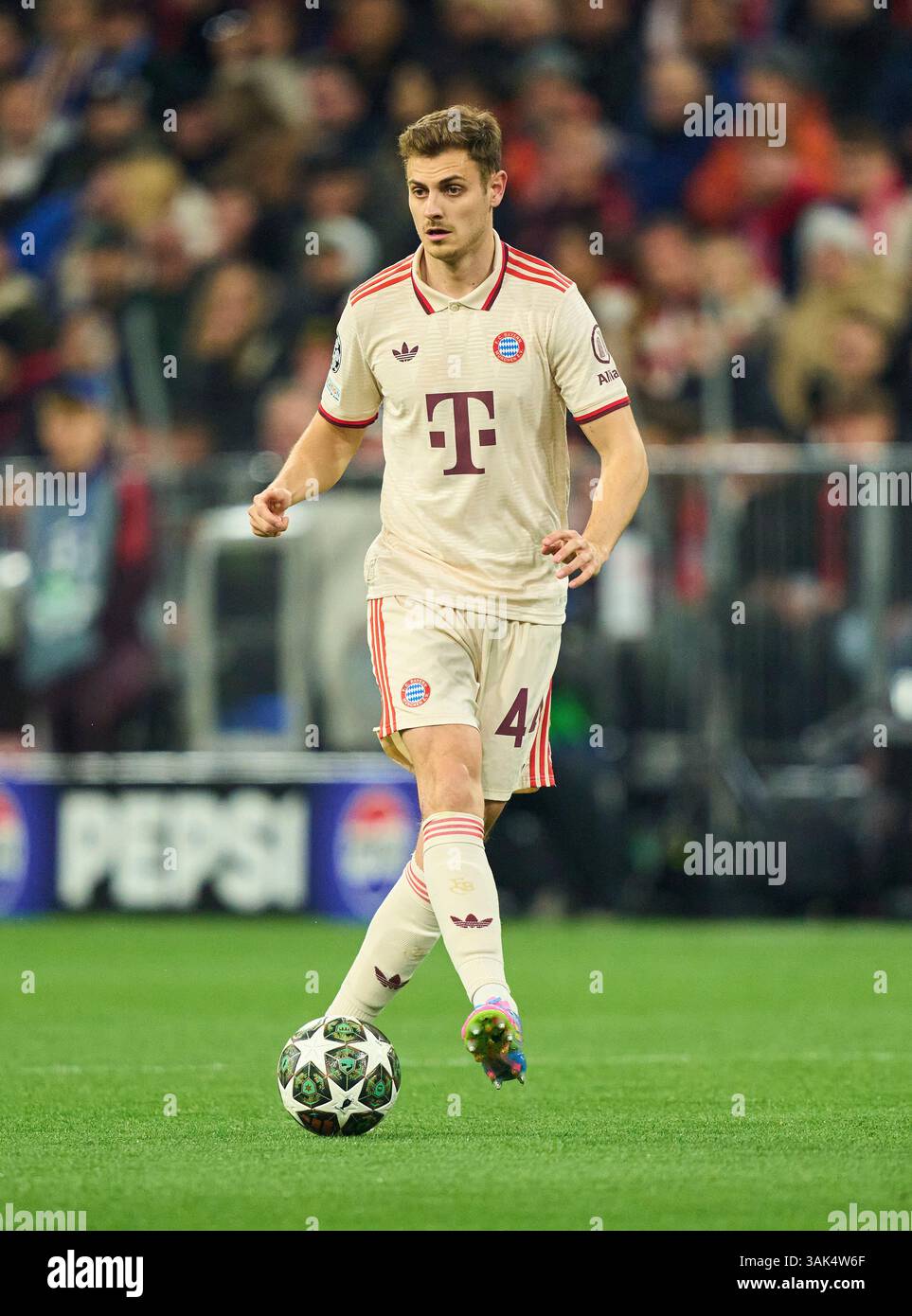 Josip Stanisic, FCB 44 in the quarterfinal match FC BAYERN MUENCHEN ...