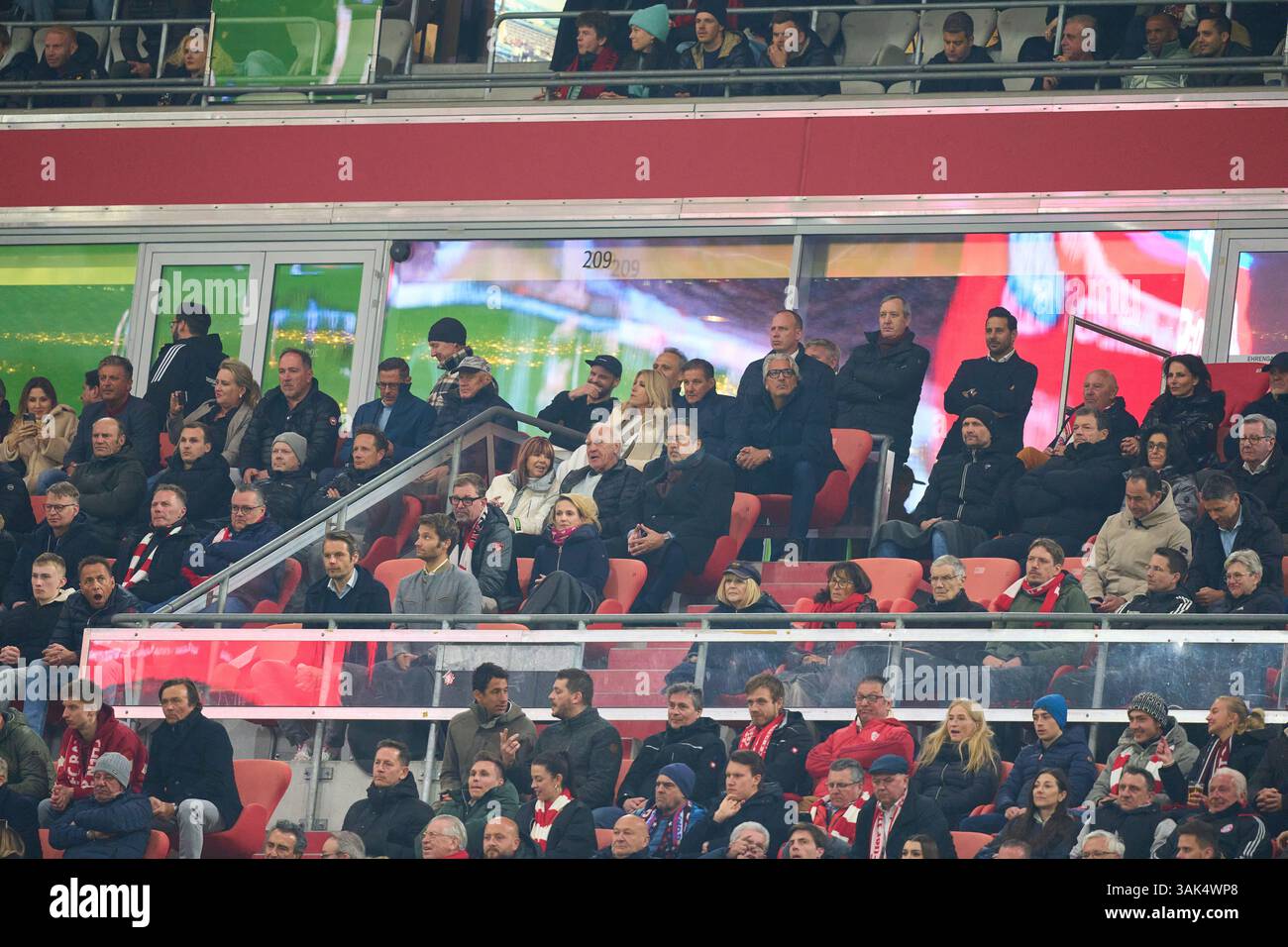 Claudio Pizarro, Thomas KROTH, Manager Manuel Neuer, Player Agent and ...