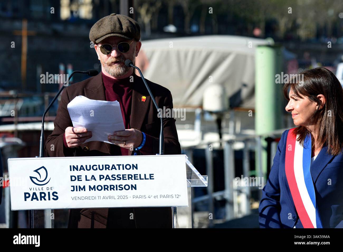 Mathieu Malzieu, singer of the band Dionysos and Anne Hidalgo, mayor of ...