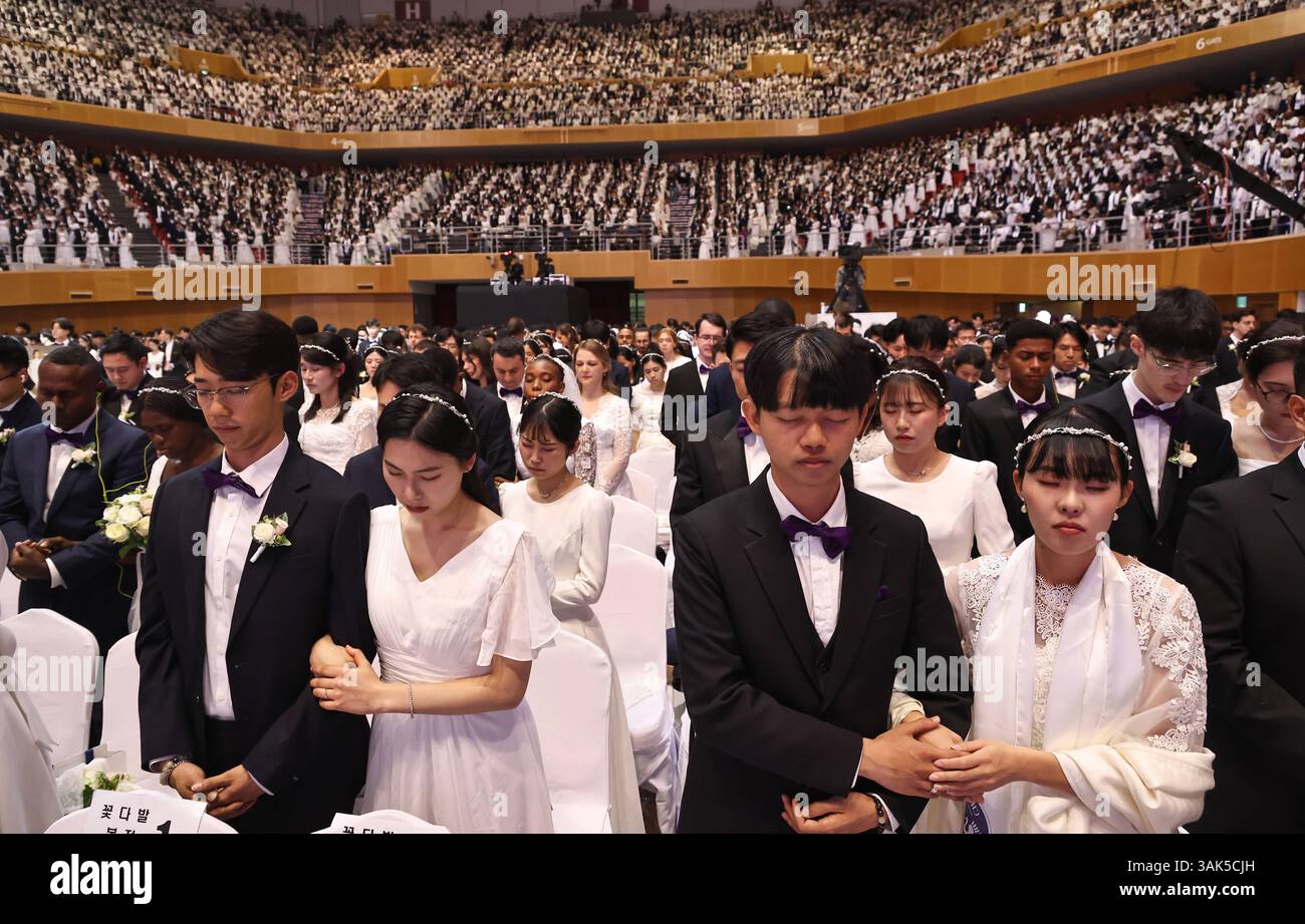 Mass wedding ceremony at Cheongshim Peace World Center in Gapyeong ...