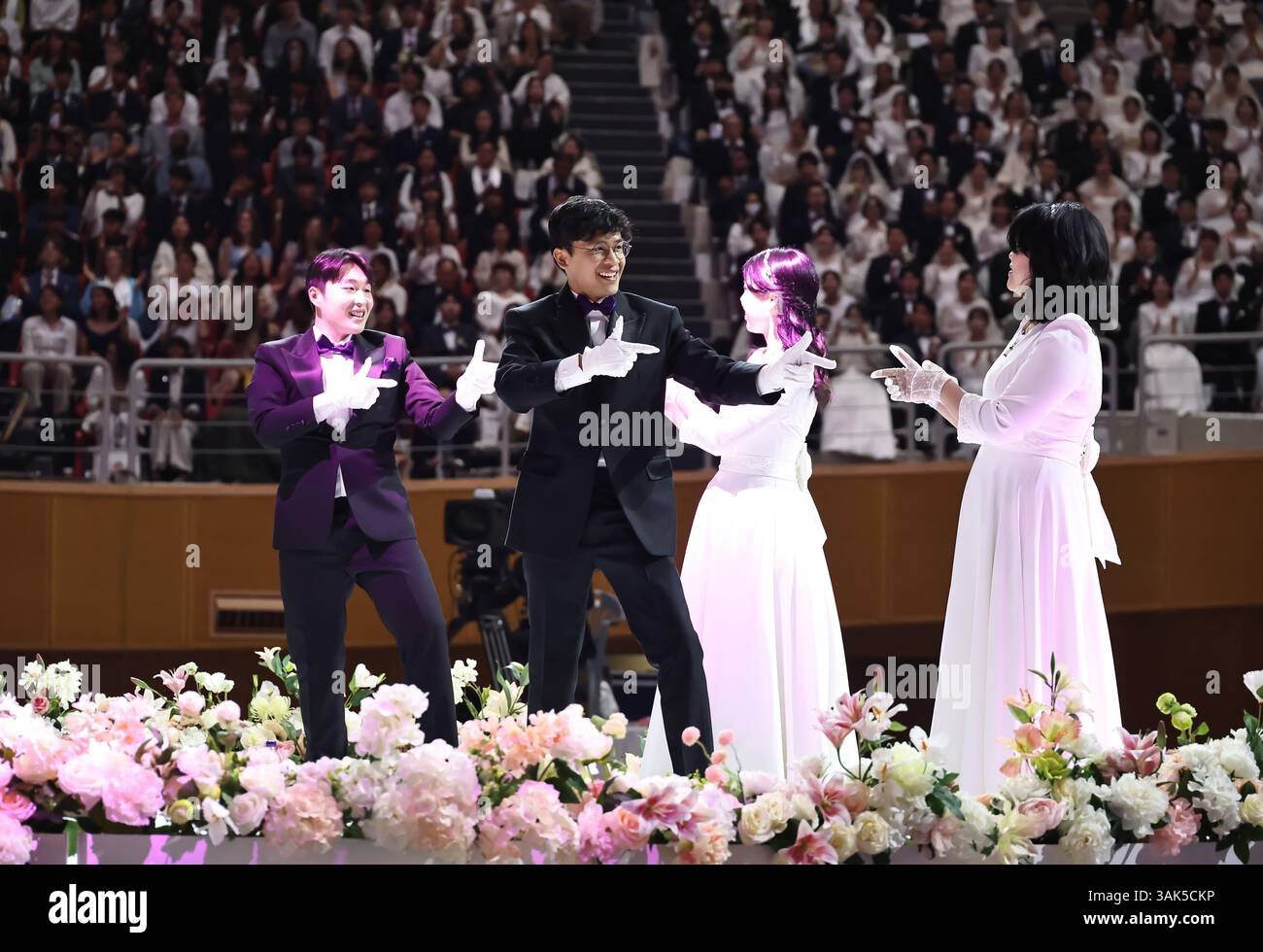 Mass wedding ceremony at Cheongshim Peace World Center in Gapyeong ...