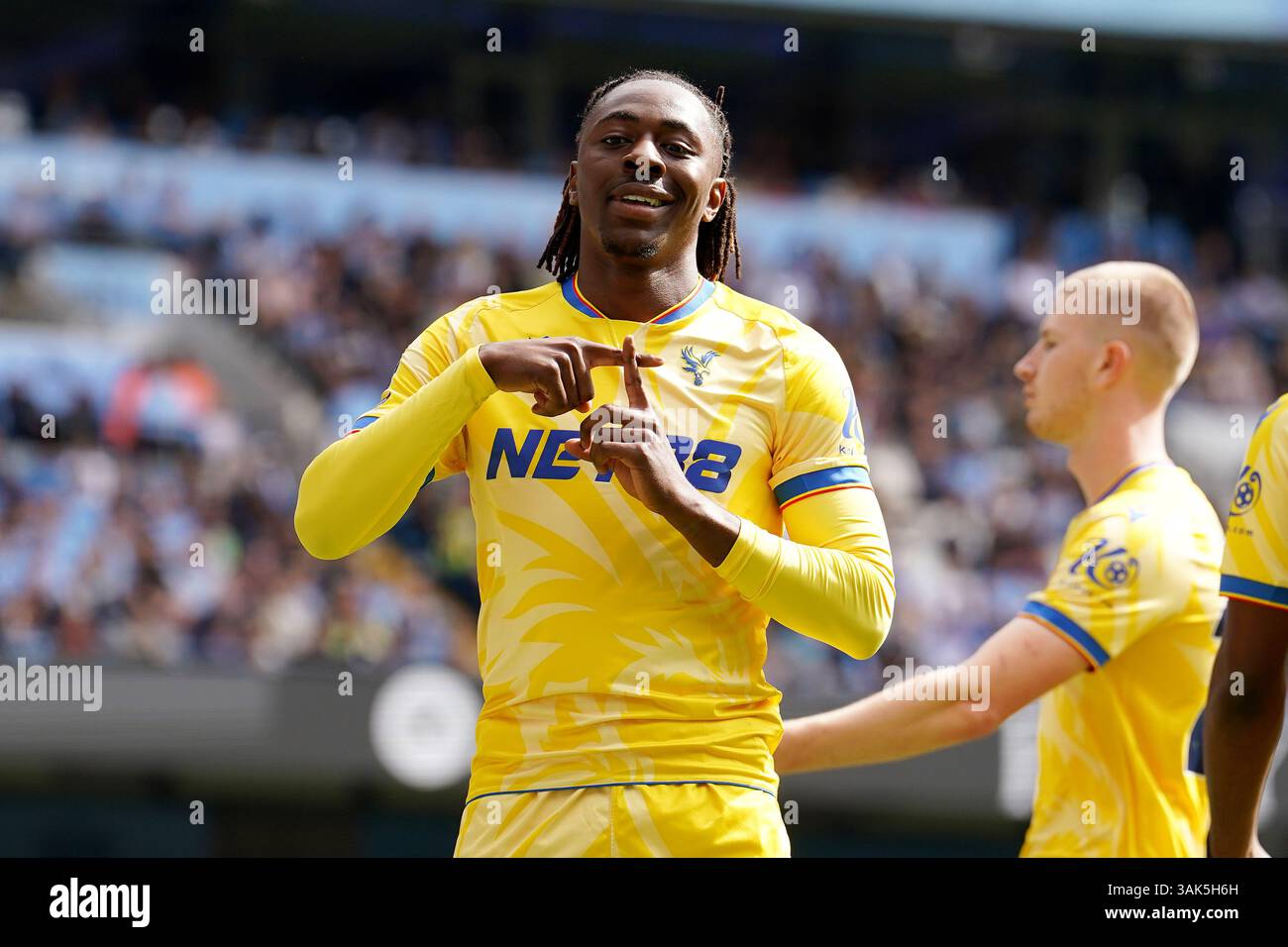 Crystal Palace's Eberechi Eze celebrates scoring their side's first ...