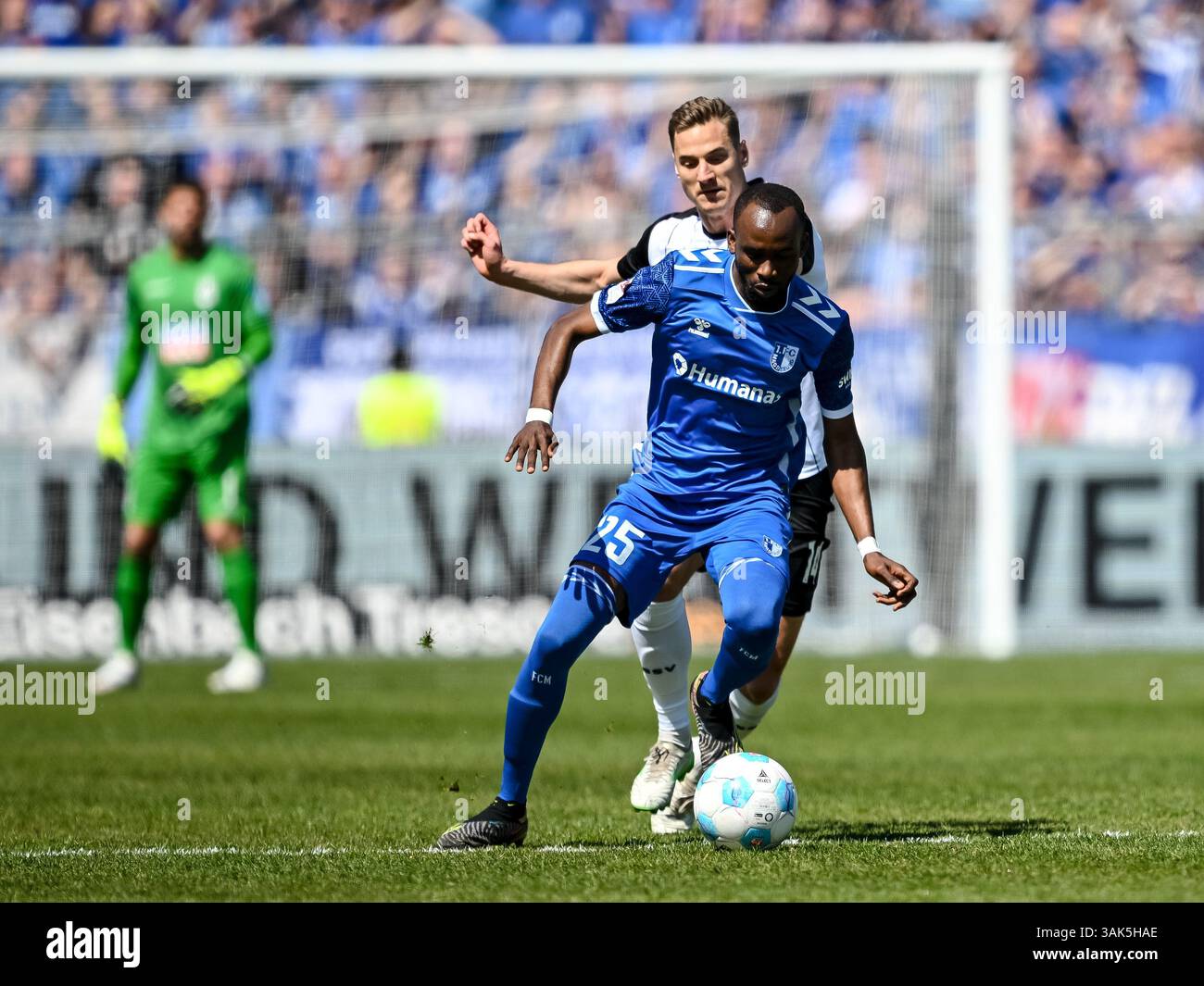 12 April 2025, Baden-Württemberg, Ulm: Soccer: Bundesliga 2, SSV Ulm ...