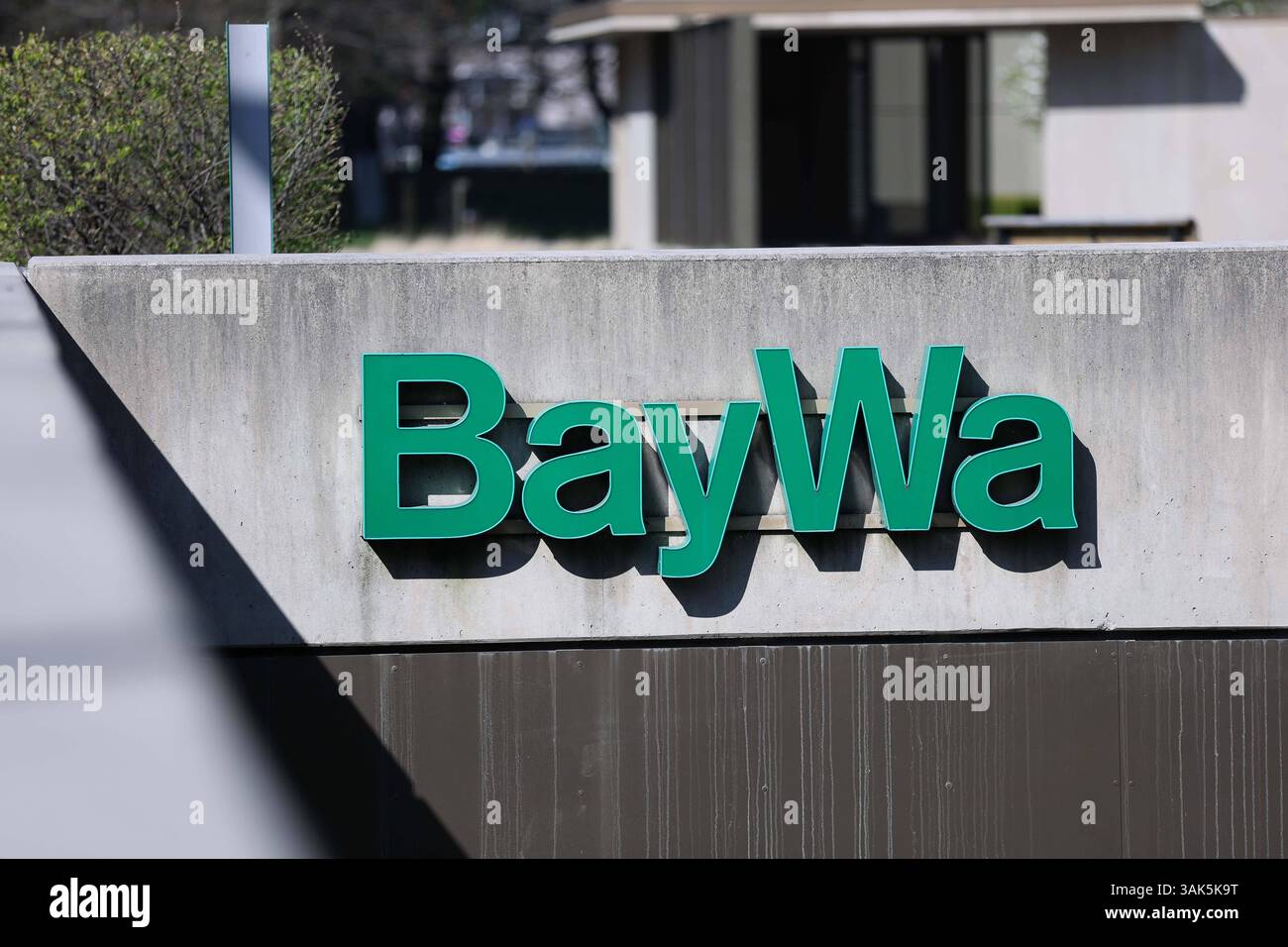 Schriftzug / Logo des Unternehmens BayWa am 11.04.2025 in München ...