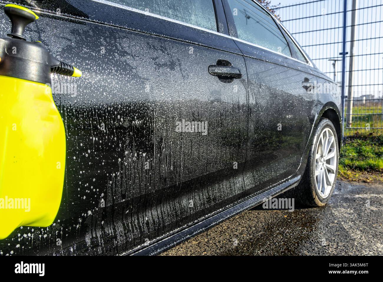 Car detailing manual wash hi-res stock photography and images - Alamy