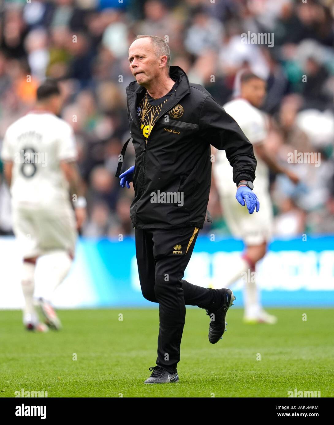 Sheffield United doctor Bryan English during the Sky Bet Championship ...