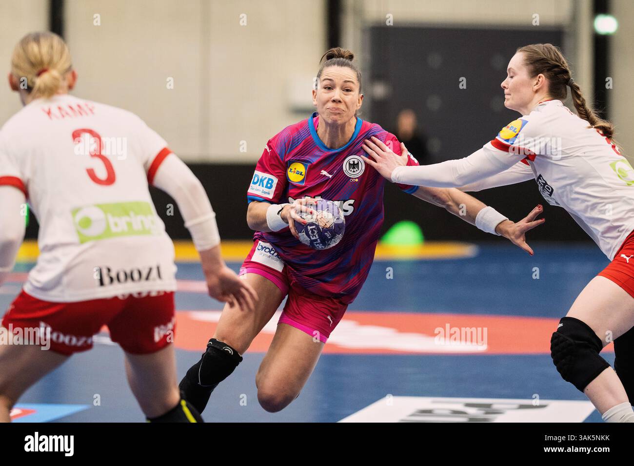 German Emily Bölk, center, in action during the women's handball ...