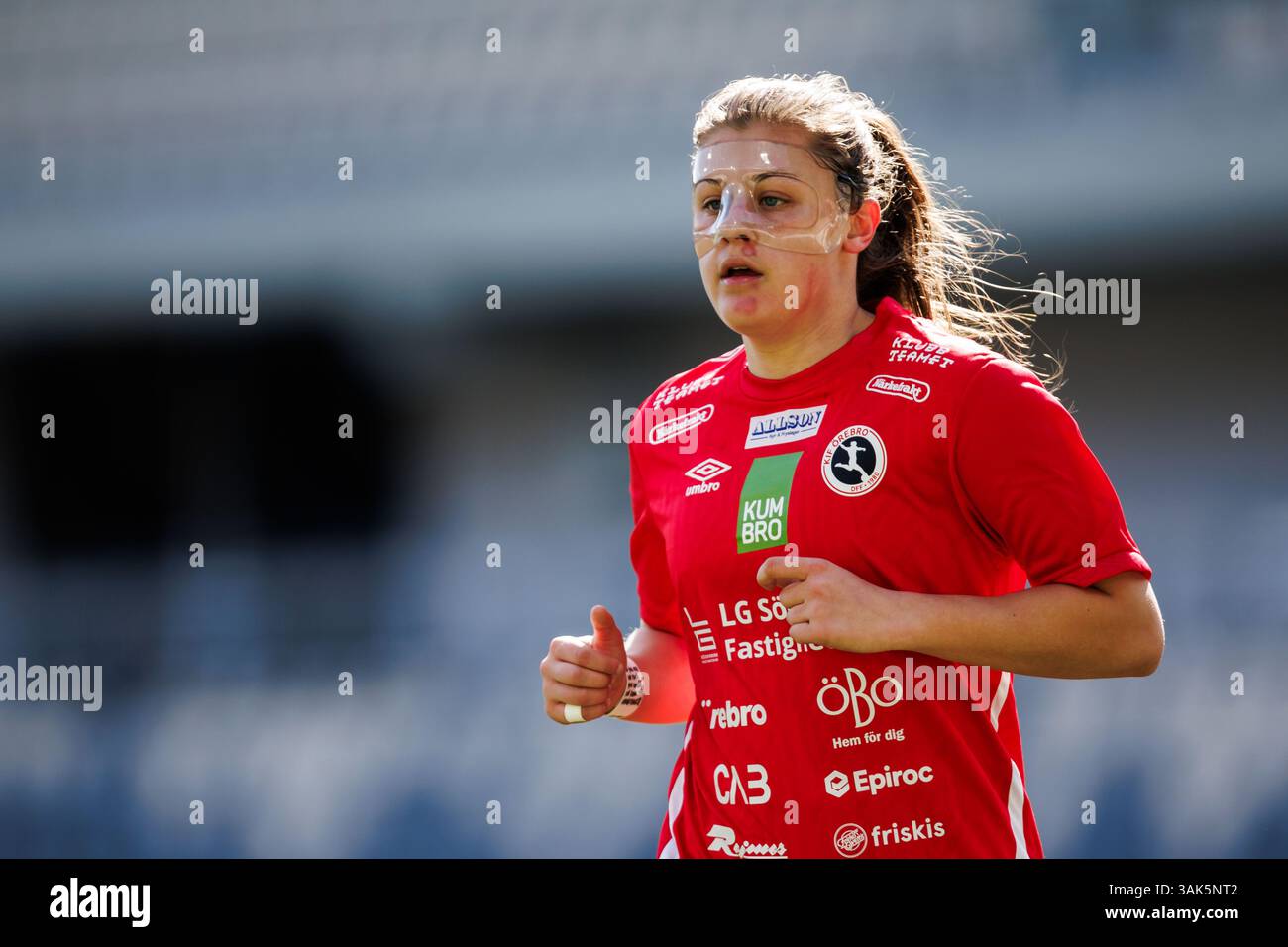 Uppsala, Sverige. 12th Apr, 2025. 250412 KIF Örebros Bella Sember under ...