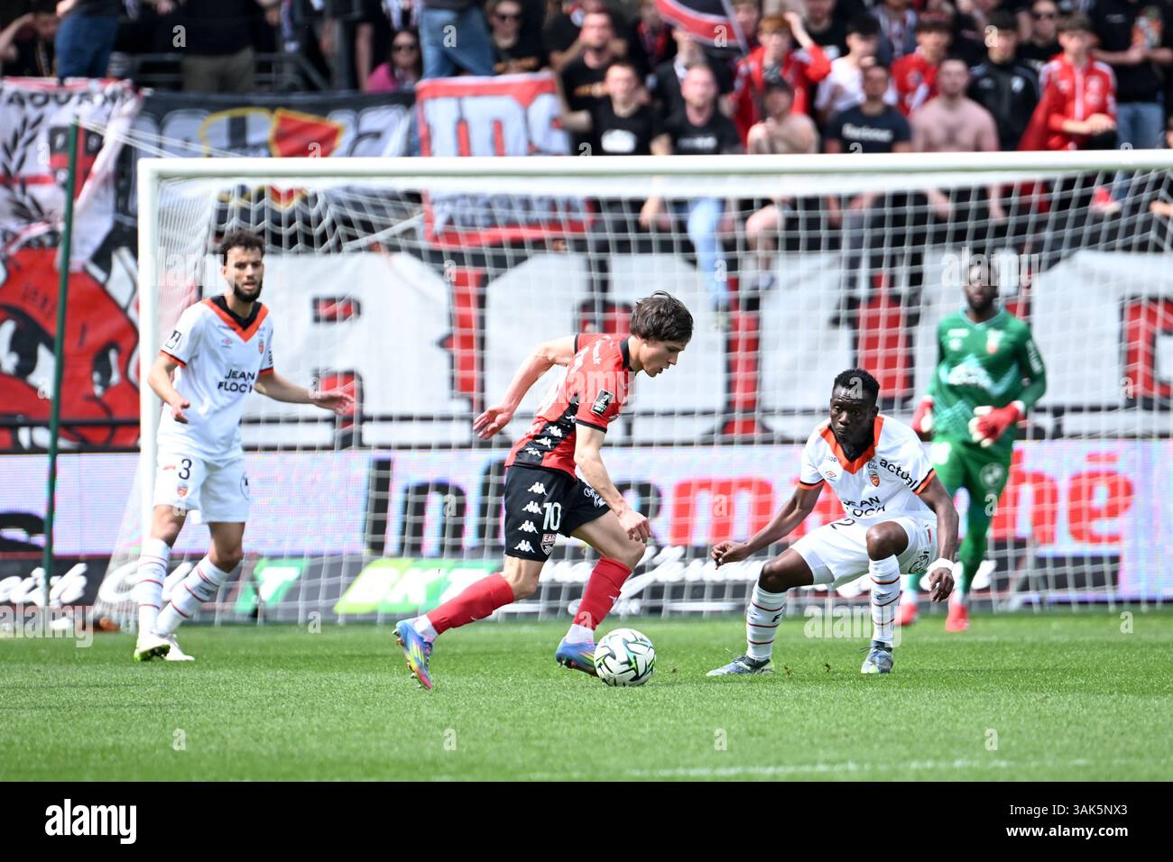 10 Hugo PICARD (eag) - 62 Arthur AVOM (fcl) during the Ligue 2 BKT ...