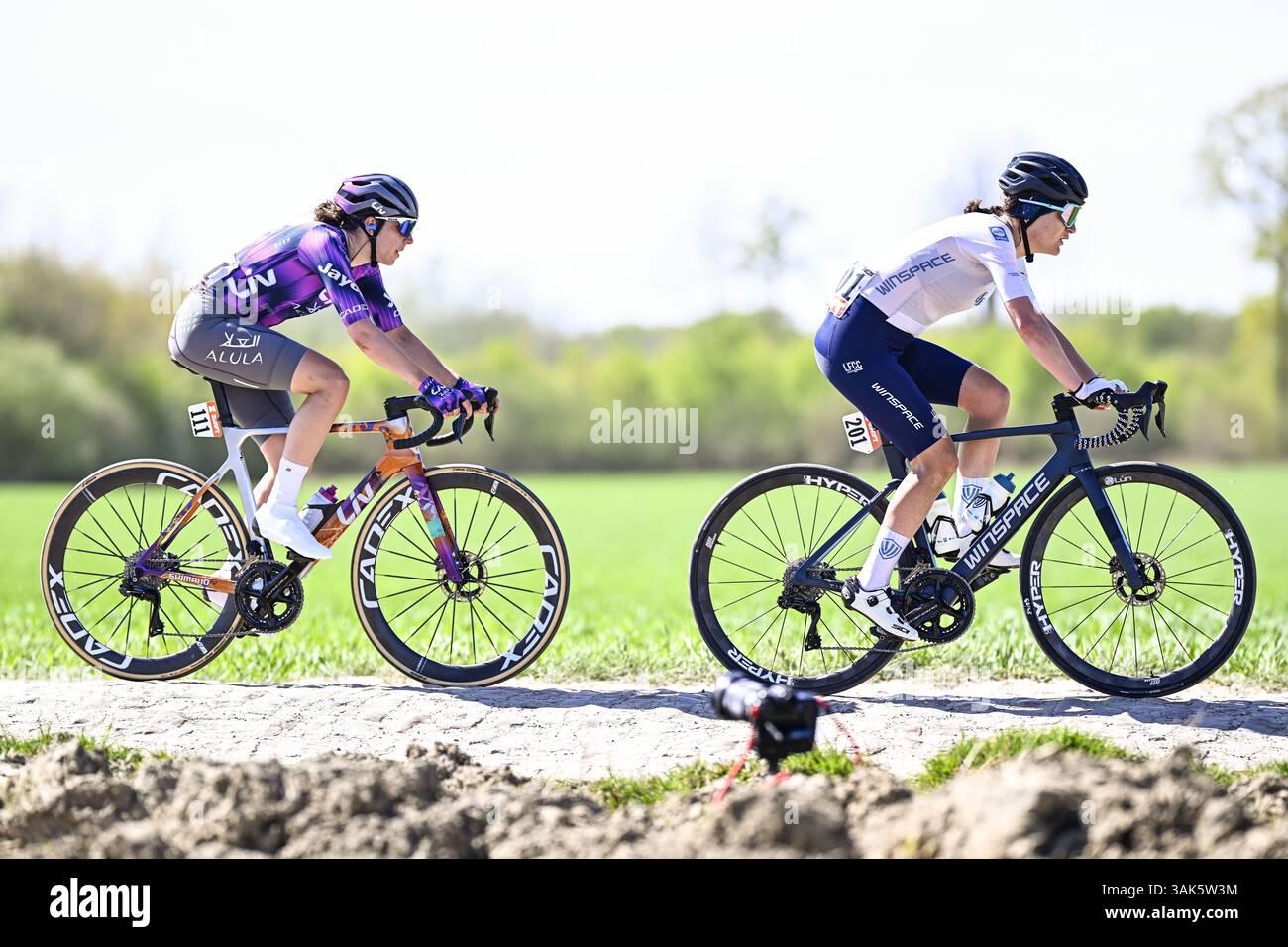 Dutch Quinty Ton of Liv AlUla Jayco and Polish Aurela Nerlo of Winspace ...