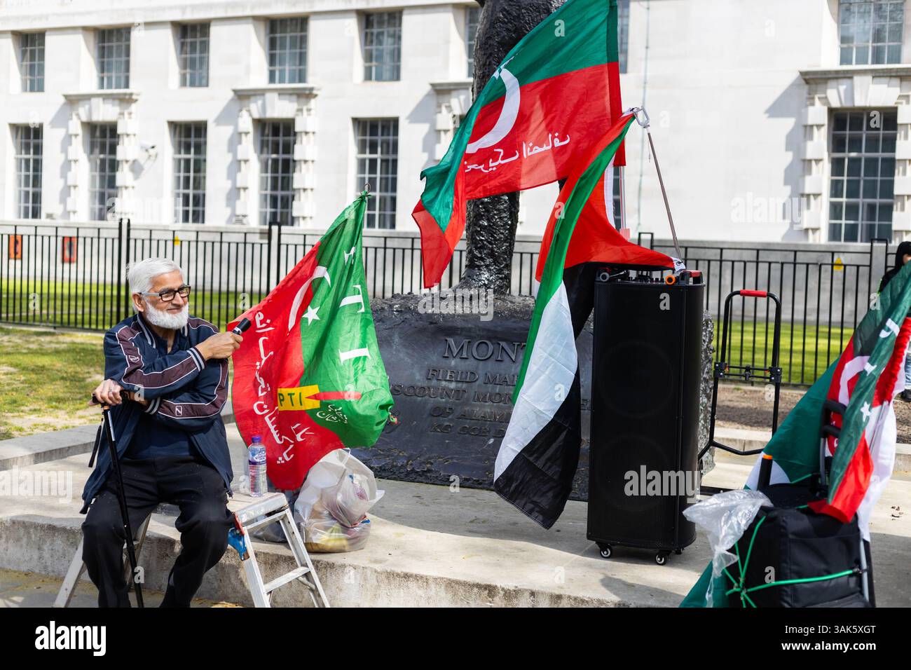 PTI Supporters Rally Outside Downing Street Demanding Freedom for Imran ...