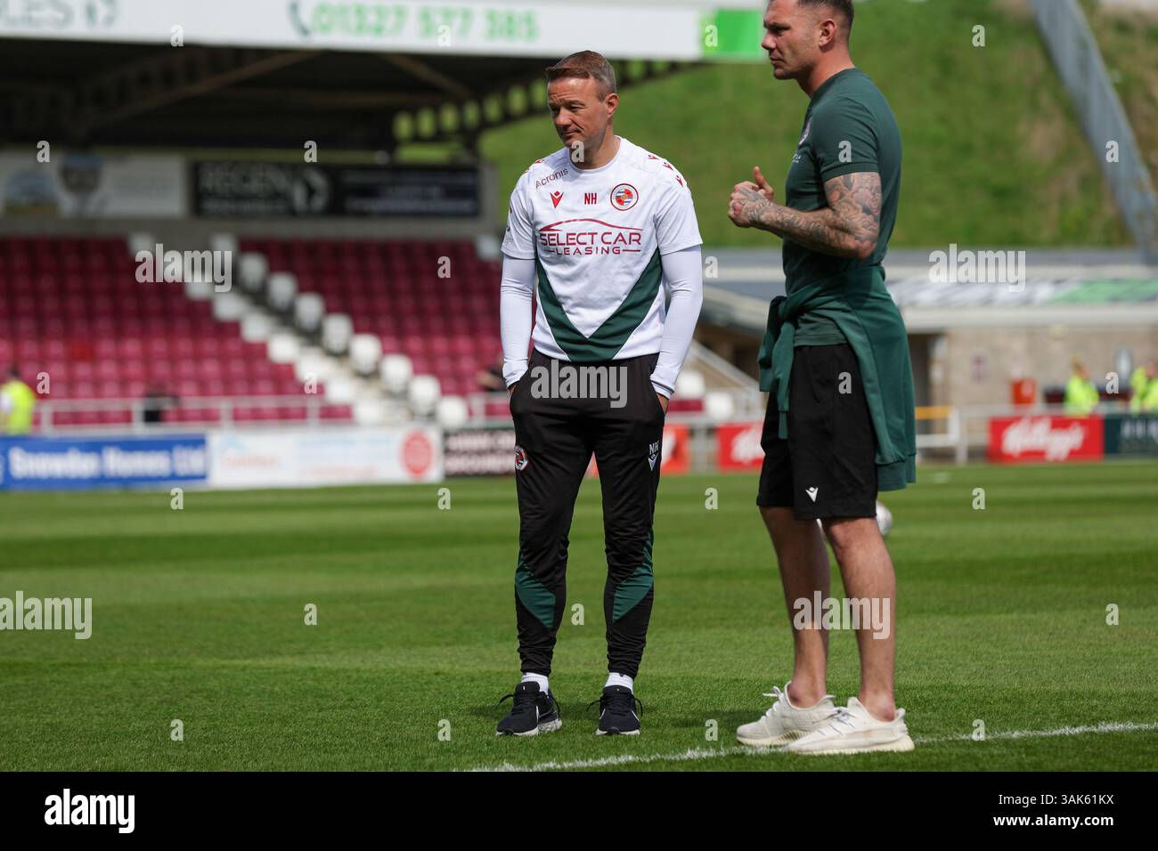 Reading's manager Noel Hunt before the Sky Bet League 1 match between ...