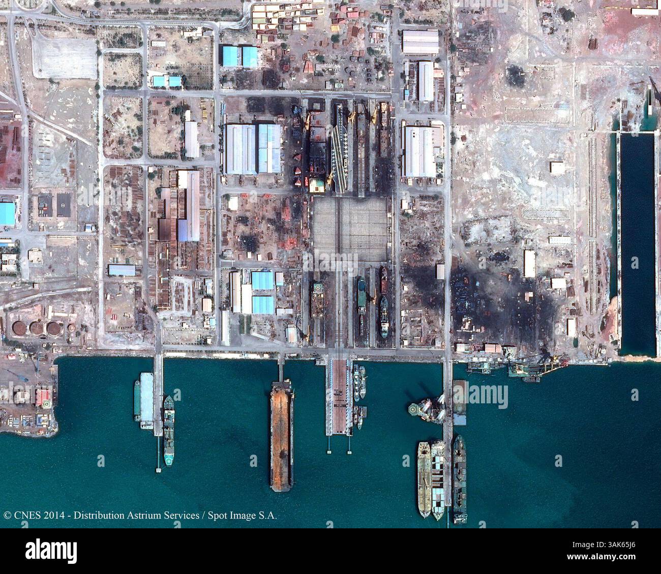 Larak war hi-res stock photography and images - Alamy